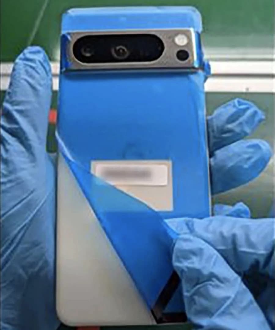 Pixel 8 Pro Design Fully Exposed in Leaked Unboxing Images